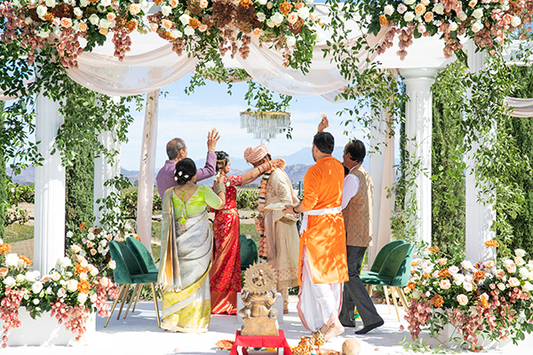 The Love Blossoms: Unveiling the Symbolism and Romance of the Garland ...